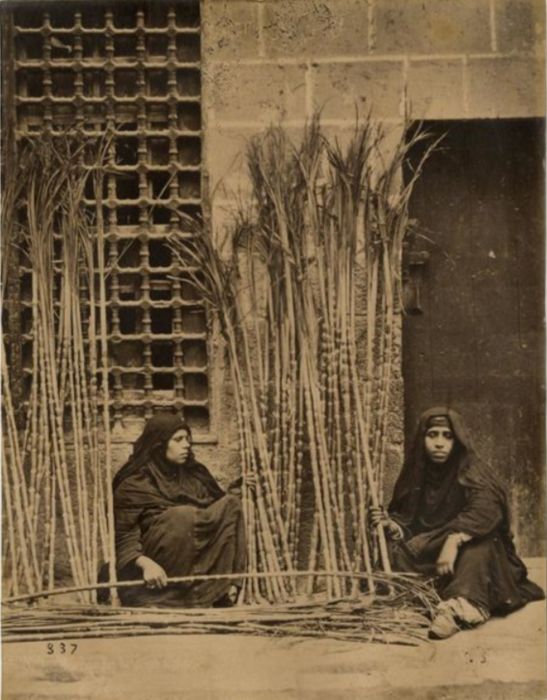 Street vendors, Egypt, 1875 – un regard oblique