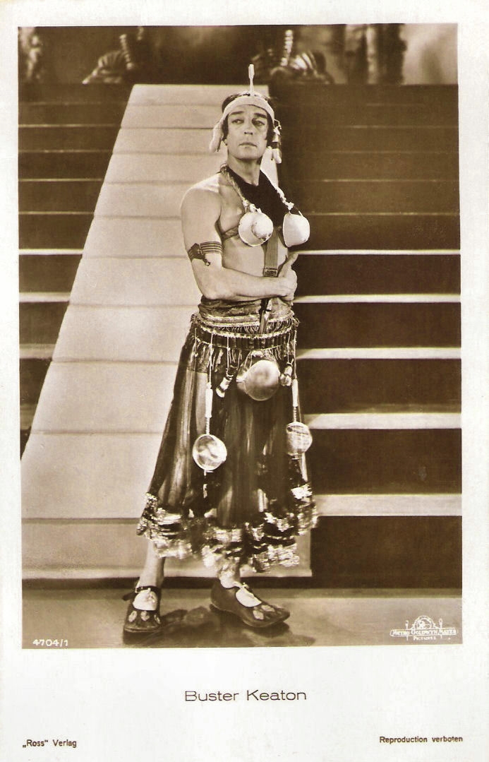 Keaton as Princess Raja – un regard oblique