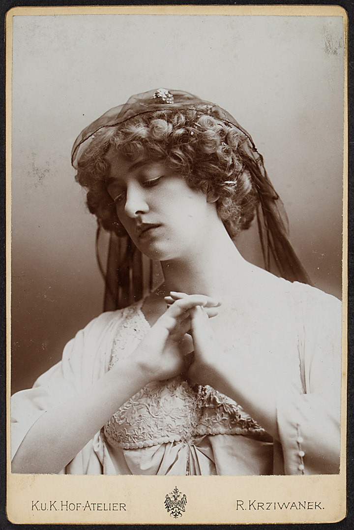 Marie Kohler, 1903 – un regard oblique