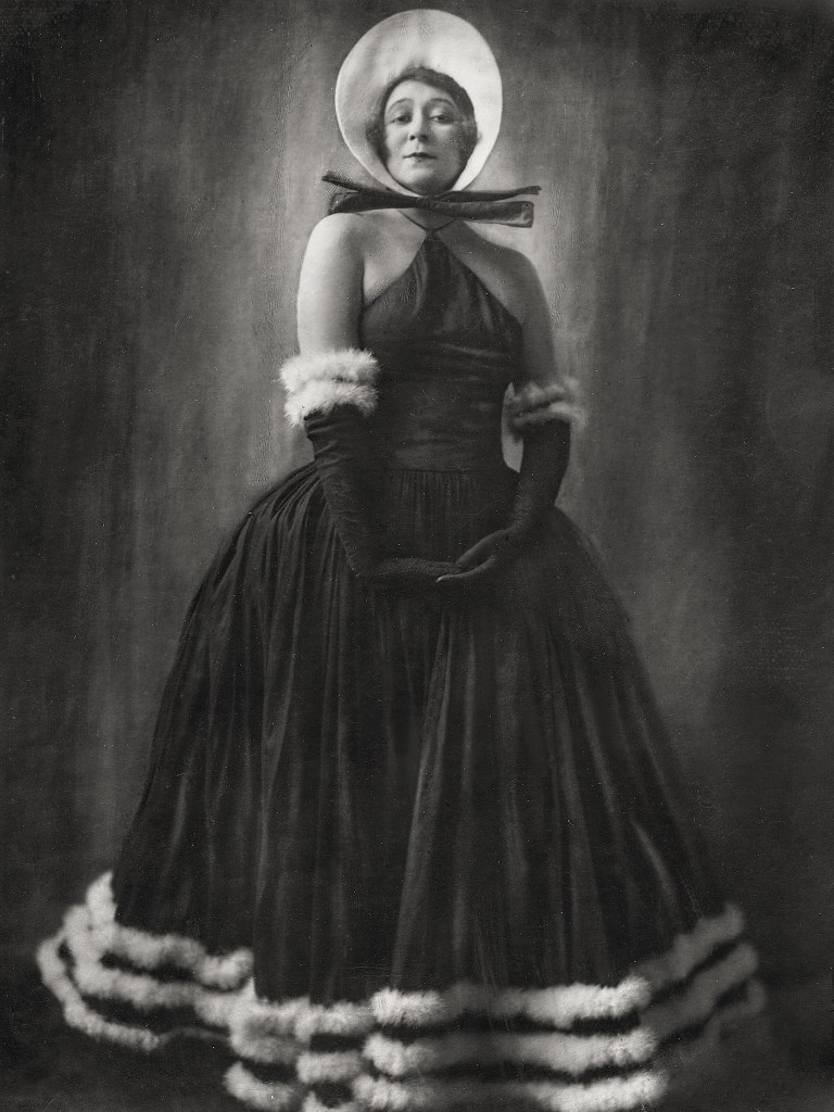 Frieda Gertrud Riess, Frieda Rieß, Frieda Riess – un regard oblique