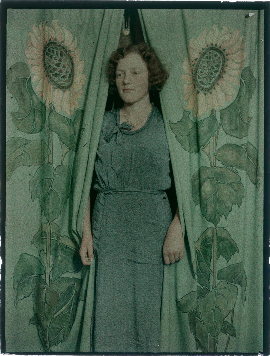 Lady in Green (Autochromes) – un regard oblique
